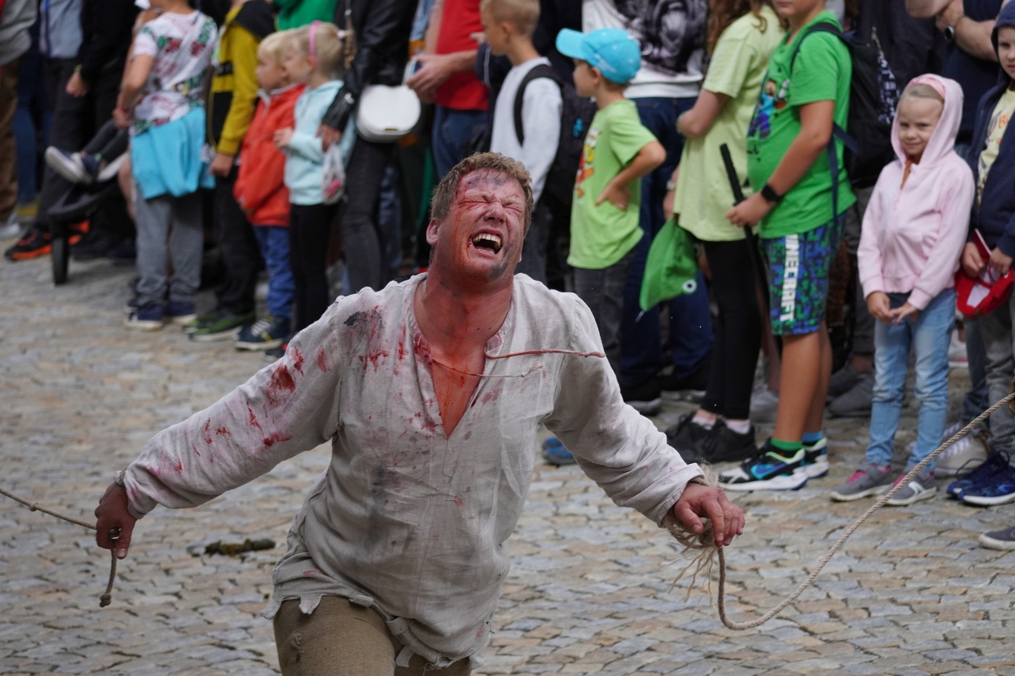 Padám, mlátím s sebou, ale baví mě to, říká kaskadér Tomáš Hrbáček